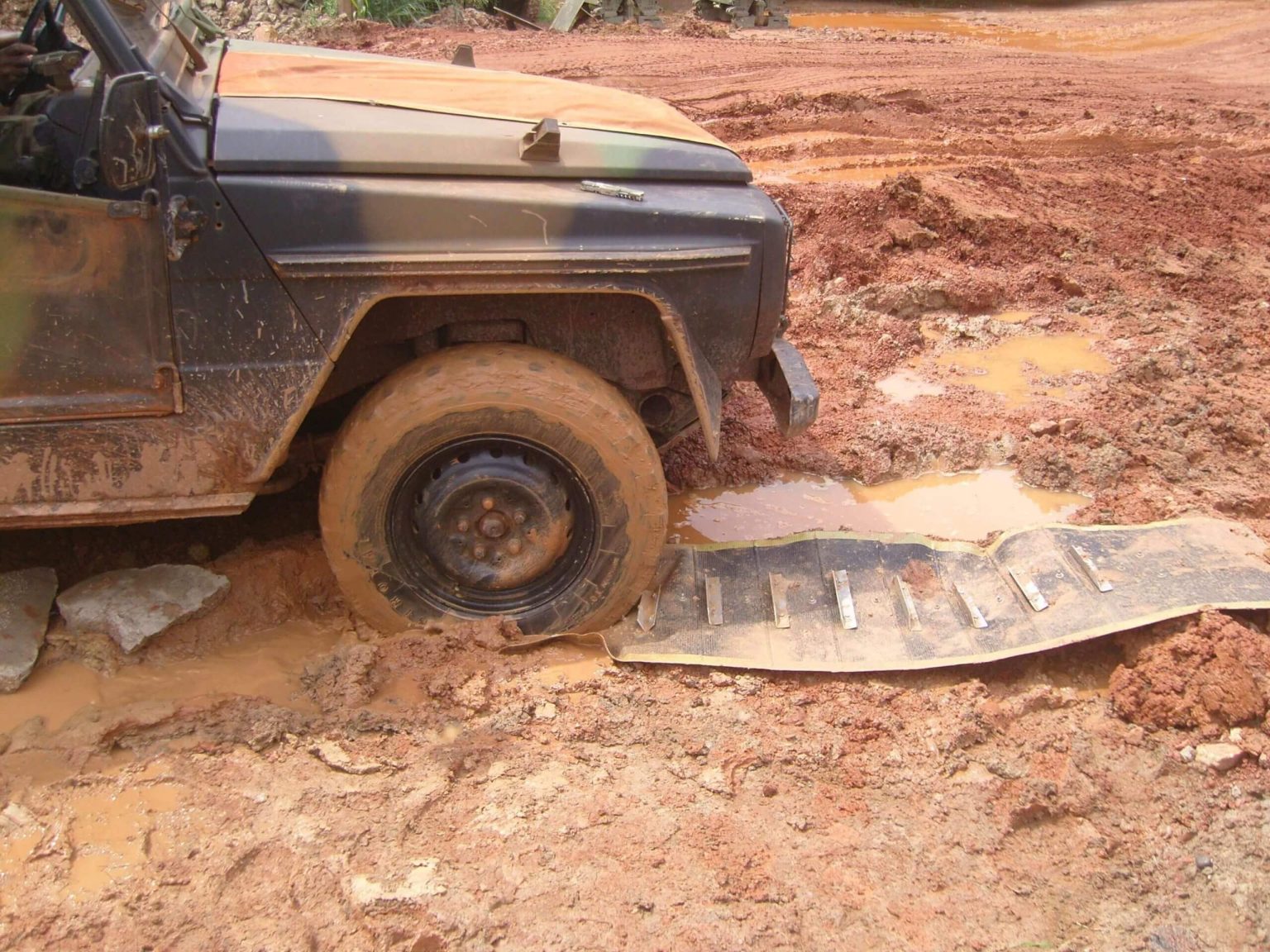 Stuck In Mud? Tips To Escape Without A Winch - Off-Road Pull